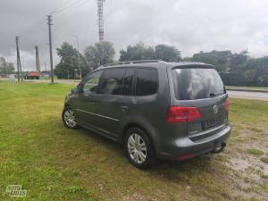 Volkswagen Touran 2011 Jurbarkas, ar dzinēja tilpumu 2.00 L un nobraukumu 271 tūkst. km par 5200 €, foto 4 vietnē AUTOMOTO.COM.LV