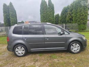 Volkswagen Touran 2011 Jurbarkas, ar dzinēja tilpumu 2.00 L un nobraukumu 271 tūkst. km par 5200 €, foto 6 vietnē AUTOMOTO.COM.LV