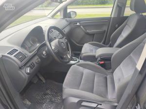 Volkswagen Touran 2011 Jurbarkas, ar dzinēja tilpumu 2.00 L un nobraukumu 271 tūkst. km par 5200 €, foto 10 vietnē AUTOMOTO.COM.LV