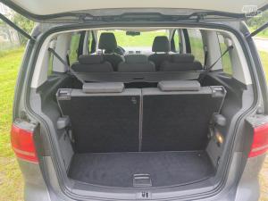 Volkswagen Touran 2011 Jurbarkas, ar dzinēja tilpumu 2.00 L un nobraukumu 271 tūkst. km par 5200 €, foto 12 vietnē AUTOMOTO.COM.LV