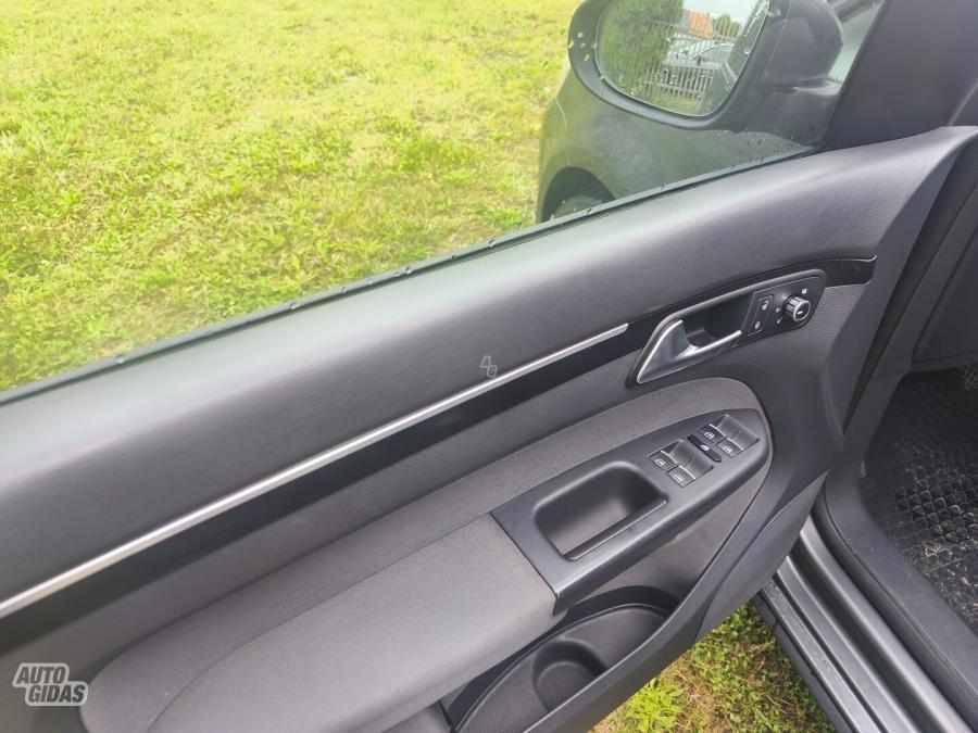 Volkswagen Touran 2011 Jurbarkas, ar dzinēja tilpumu 2.00 L un nobraukumu 271 tūkst. km par 5200 €, foto 13 vietnē AUTOMOTO.COM.LV