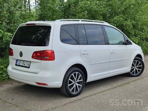 Volkswagen Touran 2012 in Riga, with an engine capacity of 1.60 L and mileage of 237 thousand km for 6890 €, photo 3 on AUTOMOTO.COM.LV