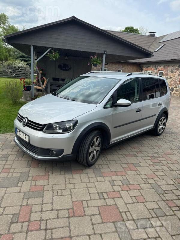 Volkswagen Touran 2012 Ogre, ar dzinēja tilpumu 2.00 L un nobraukumu 376 tūkst. km par 4999 €, foto 1 vietnē AUTOMOTO.COM.LV