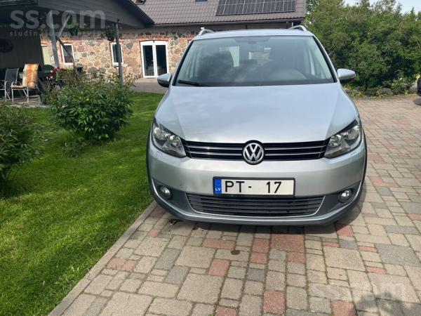 Volkswagen Touran 2012 Ogre, ar dzinēja tilpumu 2.00 L un nobraukumu 376 tūkst. km par 4999 €, foto 5 vietnē AUTOMOTO.COM.LV