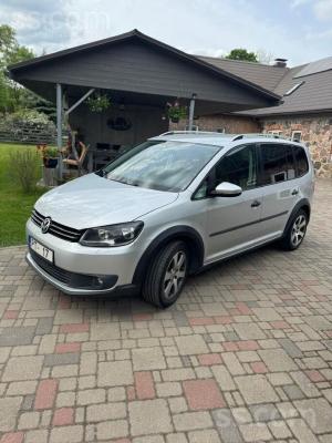 Volkswagen Touran 2012 Ogre, ar dzinēja tilpumu 2.00 L un nobraukumu 376 tūkst. km par 5300 €, foto 1 vietnē AUTOMOTO.COM.LV