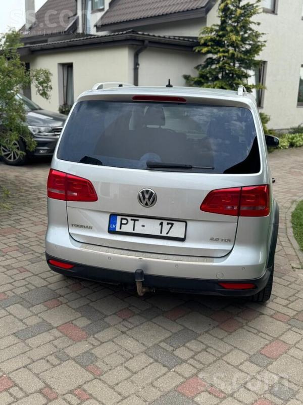 Volkswagen Touran 2012 Ogre, ar dzinēja tilpumu 2.00 L un nobraukumu 376 tūkst. km par 5300 €, foto 2 vietnē AUTOMOTO.COM.LV