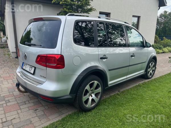 Volkswagen Touran 2012 Ogre, ar dzinēja tilpumu 2.00 L un nobraukumu 376 tūkst. km par 5300 €, foto 7 vietnē AUTOMOTO.COM.LV