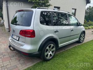 Volkswagen Touran 2012 Ogre, ar dzinēja tilpumu 2.00 L un nobraukumu 376 tūkst. km par 5300 €, foto 7 vietnē AUTOMOTO.COM.LV