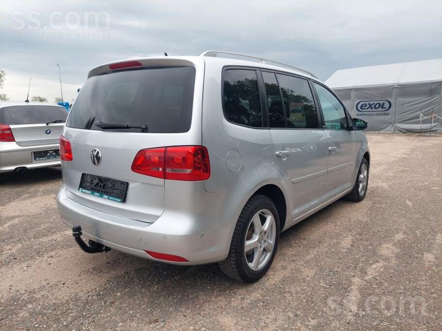 Volkswagen Touran 2012 Cēsis, ar dzinēja tilpumu 1.60 L un nobraukumu 234 tūkst. km par 6750 €, foto 3 vietnē AUTOMOTO.COM.LV