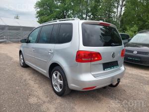 Volkswagen Touran 2012 Cēsis, ar dzinēja tilpumu 1.60 L un nobraukumu 234 tūkst. km par 6750 €, foto 4 vietnē AUTOMOTO.COM.LV