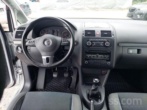 Volkswagen Touran 2012 Cēsis, ar dzinēja tilpumu 1.60 L un nobraukumu 234 tūkst. km par 7200 €, foto 5 vietnē AUTOMOTO.COM.LV