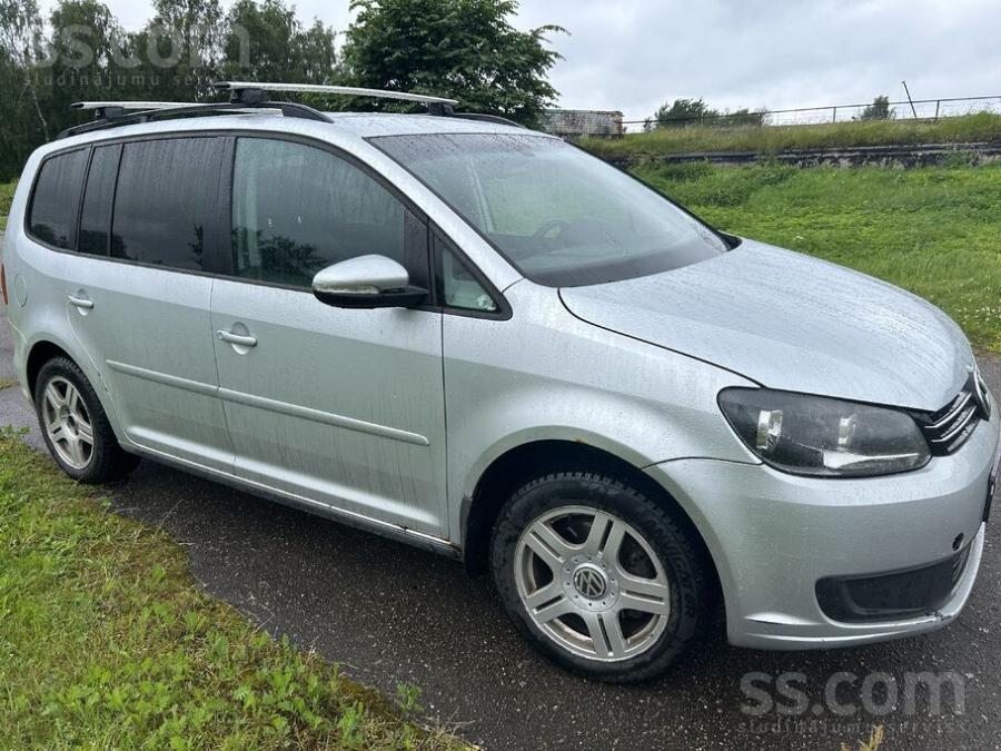 Volkswagen Touran 2012 in Riga, with an engine capacity of 1.60 L and mileage of 340 thousand km for 3650 €, photo 2 on AUTOMOTO.COM.LV