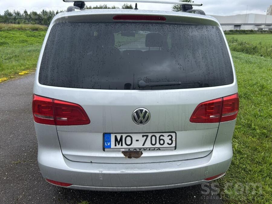 Volkswagen Touran 2012 in Riga, with an engine capacity of 1.60 L and mileage of 340 thousand km for 3650 €, photo 10 on AUTOMOTO.COM.LV