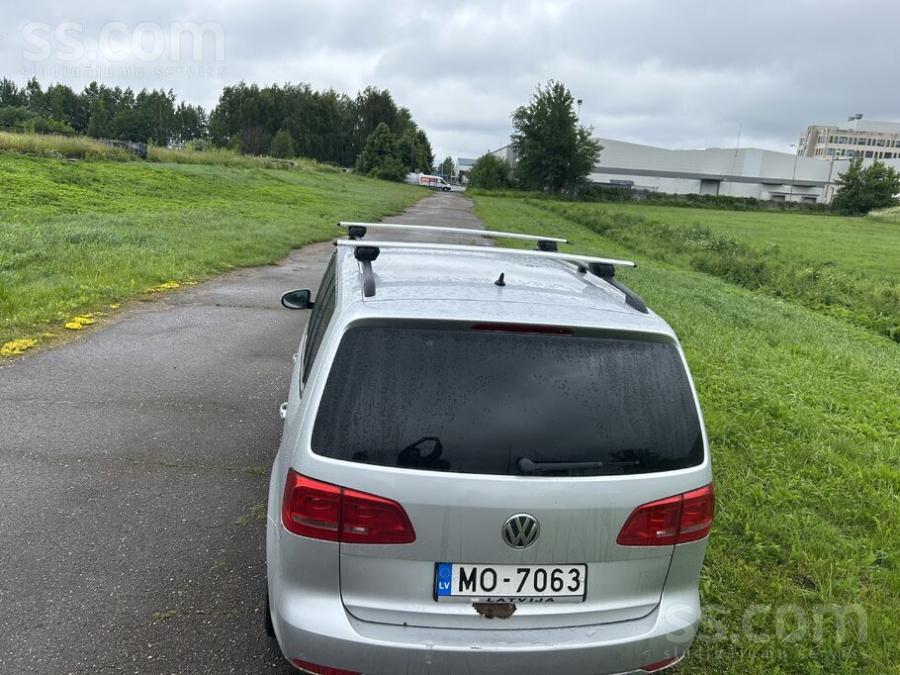 Volkswagen Touran 2012 in Riga, with an engine capacity of 1.60 L and mileage of 340 thousand km for 3650 €, photo 11 on AUTOMOTO.COM.LV