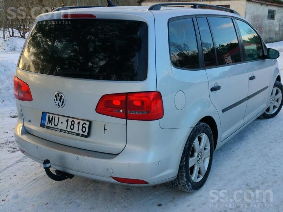 Volkswagen Touran 2012 in Jurmala, with an engine capacity of 1.60 L and mileage of 358 thousand km for 6550 €, photo 3 on AUTOMOTO.COM.LV