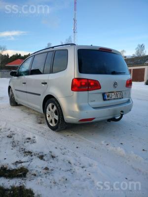 Volkswagen Touran 2012 in Jurmala, with an engine capacity of 1.60 L and mileage of 358 thousand km for 6550 €, photo 4 on AUTOMOTO.COM.LV