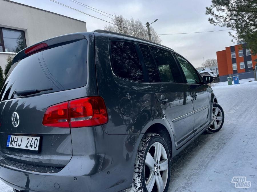 Volkswagen Touran 2012 in Kaunas, with an engine capacity of 2.00 L and mileage of 287 thousand km for 6500 €, photo 2 on AUTOMOTO.COM.LV