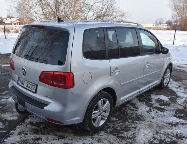 Volkswagen Touran 2012 Jelgava, ar dzinēja tilpumu 2.00 L un nobraukumu 283 tūkst. km par 5760 €, foto 4 vietnē AUTOMOTO.COM.LV