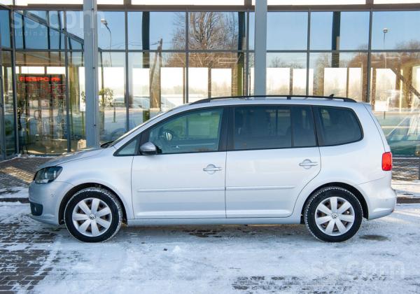 Volkswagen Touran 2012 Cēsis, ar dzinēja tilpumu 1.60 L un nobraukumu 263 tūkst. km par 6750 €, foto 3 vietnē AUTOMOTO.COM.LV