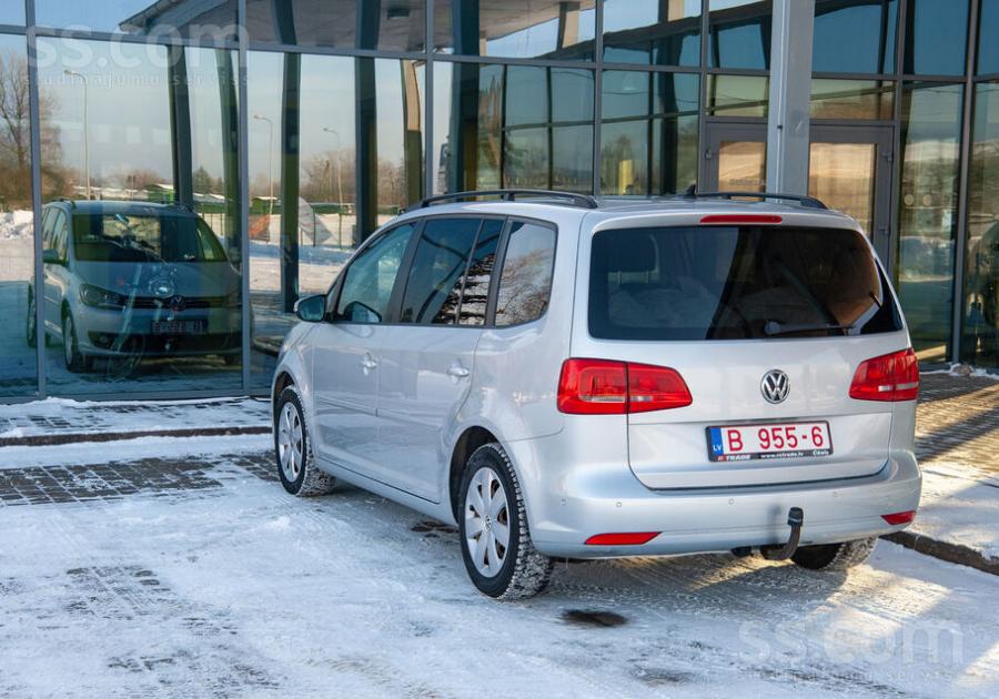 Volkswagen Touran 2012 Cēsis, ar dzinēja tilpumu 1.60 L un nobraukumu 263 tūkst. km par 6750 €, foto 4 vietnē AUTOMOTO.COM.LV