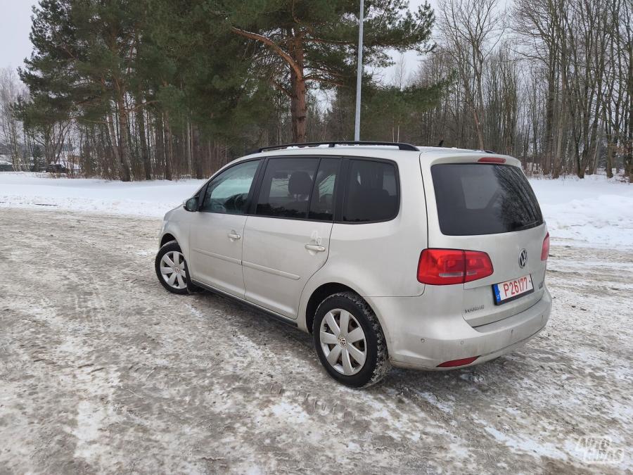 Volkswagen Touran 2012 Jurbarkas, ar dzinēja tilpumu 2.00 L un nobraukumu 271 tūkst. km par 5300 €, foto 3 vietnē AUTOMOTO.COM.LV