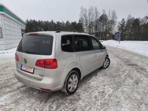 Volkswagen Touran 2012 Jurbarkas, ar dzinēja tilpumu 2.00 L un nobraukumu 271 tūkst. km par 5300 €, foto 4 vietnē AUTOMOTO.COM.LV