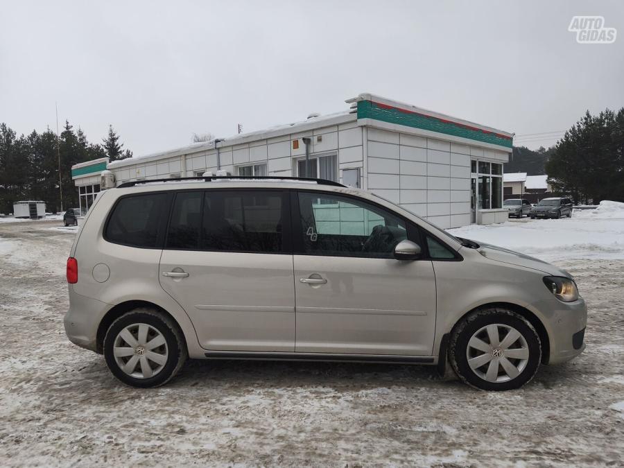 Volkswagen Touran 2012 Jurbarkas, ar dzinēja tilpumu 2.00 L un nobraukumu 271 tūkst. km par 5300 €, foto 5 vietnē AUTOMOTO.COM.LV