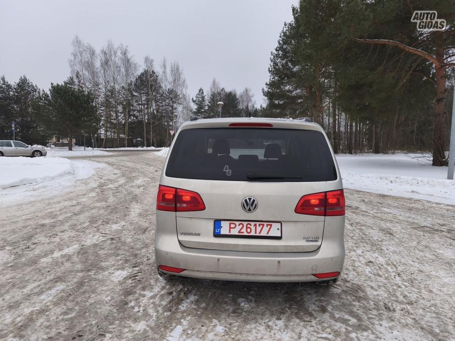 Volkswagen Touran 2012 Jurbarkas, ar dzinēja tilpumu 2.00 L un nobraukumu 271 tūkst. km par 5300 €, foto 8 vietnē AUTOMOTO.COM.LV