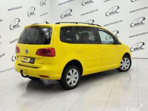 Volkswagen Touran 2012 in Vilnius, with an engine capacity of 1.97 L and mileage of 288 thousand km for 5900 €, photo 3 on AUTOMOTO.COM.LV
