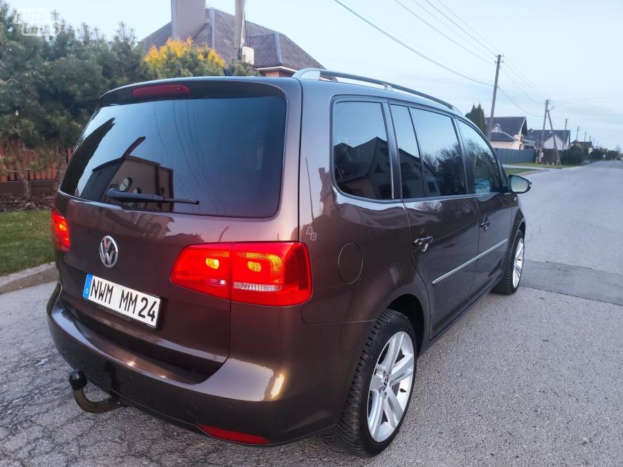 Volkswagen Touran 2012 in Mazeikiai, with an engine capacity of 1.60 L and mileage of 237 thousand km for 6500 €, photo 5 on AUTOMOTO.COM.LV
