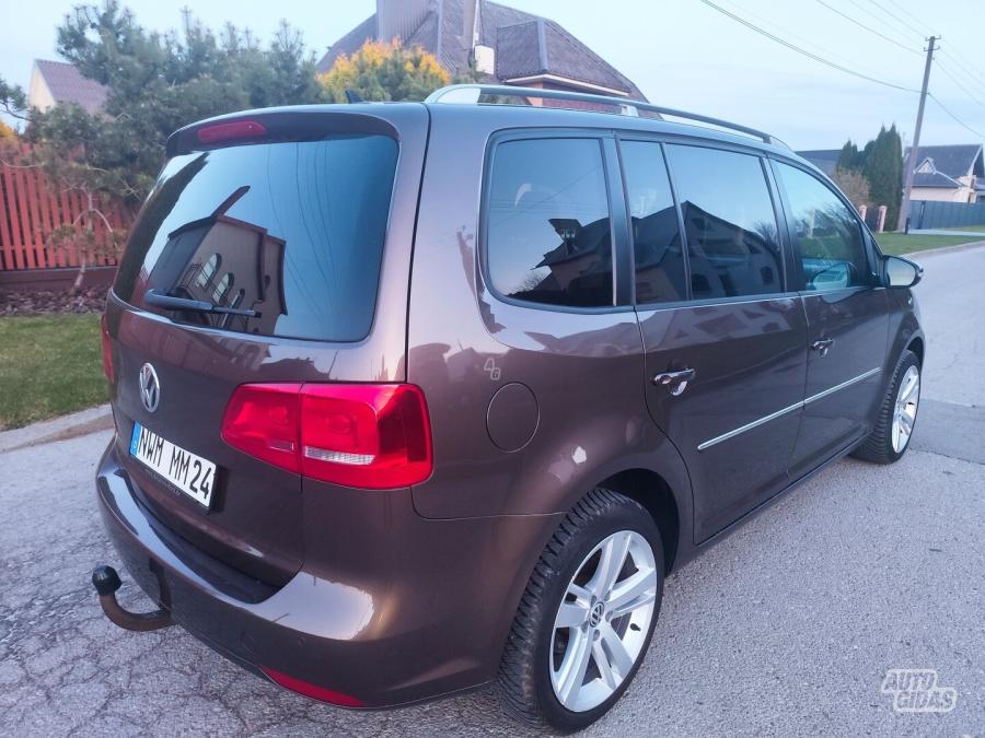Volkswagen Touran 2012 in Mazeikiai, with an engine capacity of 1.60 L and mileage of 237 thousand km for 6500 €, photo 9 on AUTOMOTO.COM.LV