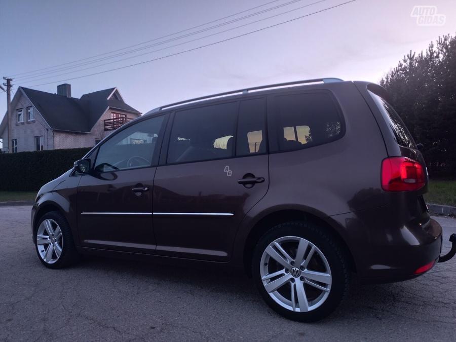 Volkswagen Touran 2012 in Mazeikiai, with an engine capacity of 1.60 L and mileage of 237 thousand km for 6500 €, photo 12 on AUTOMOTO.COM.LV