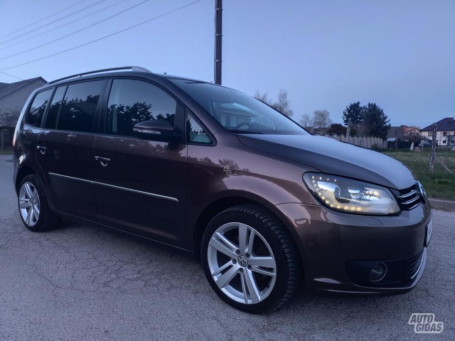 Volkswagen Touran 2012 in Mazeikiai, with an engine capacity of 1.60 L and mileage of 237 thousand km for 6500 €, photo 14 on AUTOMOTO.COM.LV