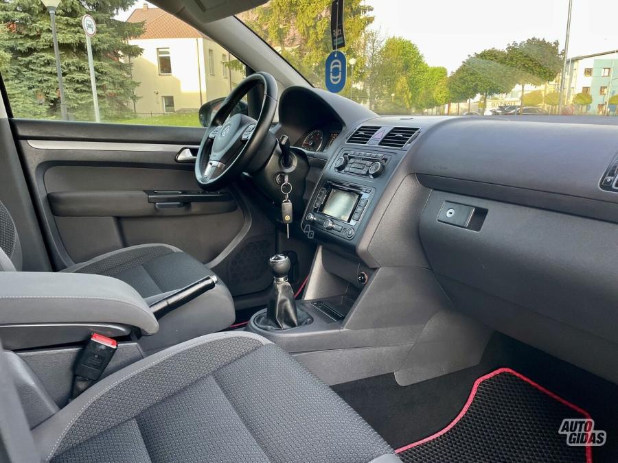 Volkswagen Touran 2012 Kauņa, ar dzinēja tilpumu 1.60 L un nobraukumu 354 tūkst. km par 4750 €, foto 19 vietnē AUTOMOTO.COM.LV