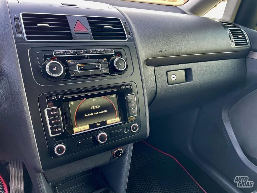 Volkswagen Touran 2012 Kauņa, ar dzinēja tilpumu 1.60 L un nobraukumu 354 tūkst. km par 4750 €, foto 22 vietnē AUTOMOTO.COM.LV