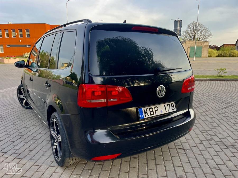 Volkswagen Touran 2012 Kauņa, ar dzinēja tilpumu 1.60 L un nobraukumu 354 tūkst. km par 4750 €, foto 31 vietnē AUTOMOTO.COM.LV