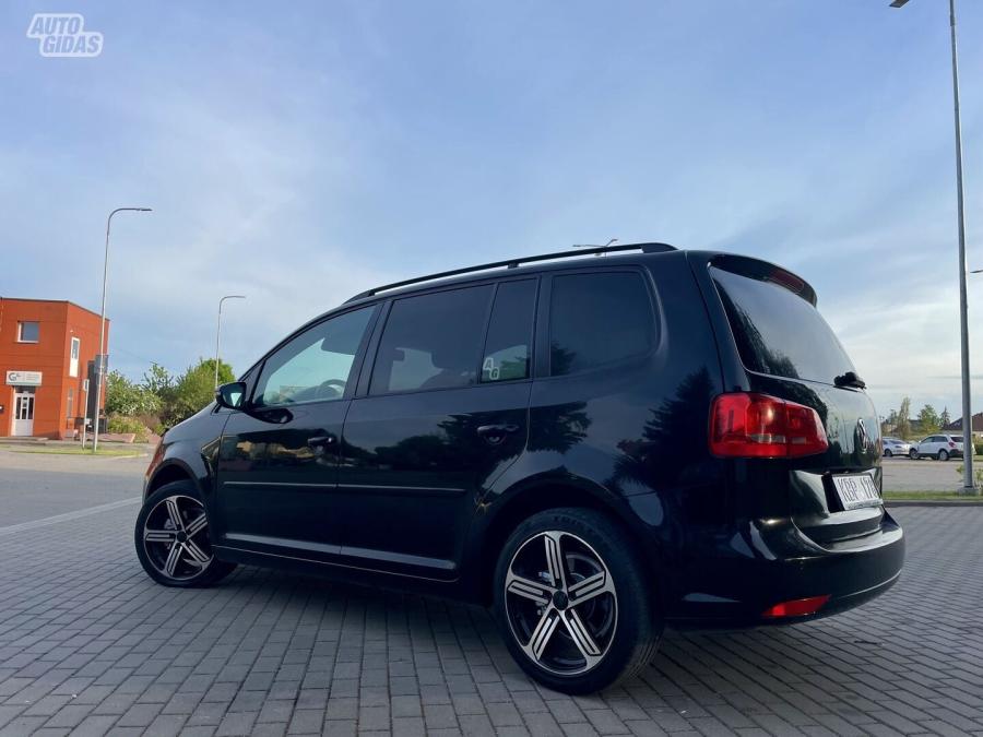 Volkswagen Touran 2012 Kauņa, ar dzinēja tilpumu 1.60 L un nobraukumu 354 tūkst. km par 4750 €, foto 33 vietnē AUTOMOTO.COM.LV