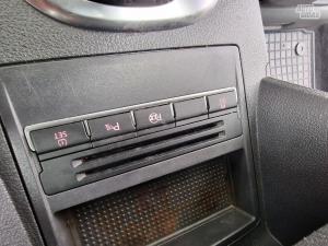 Volkswagen Touran 2012 in Vilnius, with an engine capacity of 1.60 L and mileage of 185 thousand km for 6890 €, photo 17 on AUTOMOTO.COM.LV