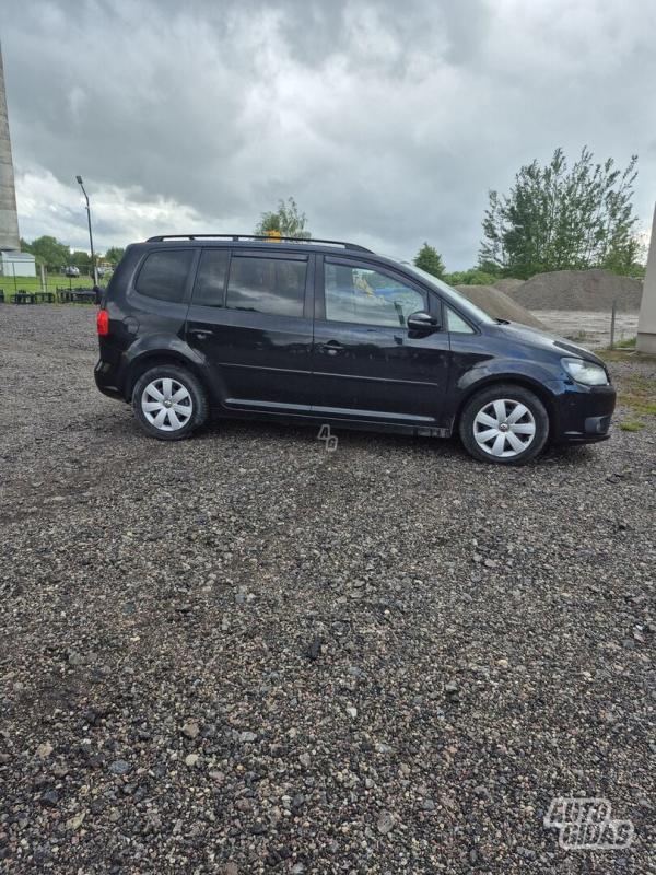 Volkswagen Touran 2012 in Kelme, with an engine capacity of 1.60 L and mileage of 285 thousand km for 4850 €, photo 4 on AUTOMOTO.COM.LV