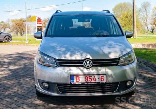 Volkswagen Touran 2012 in Cesis, with an engine capacity of 1.60 L and mileage of 263 thousand km for 6950 €, photo 1 on AUTOMOTO.COM.LV