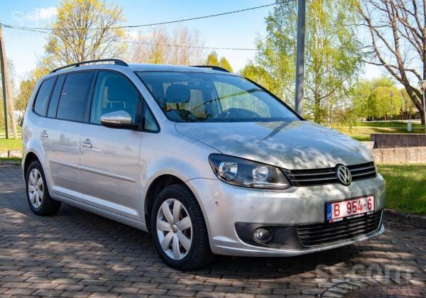 Volkswagen Touran 2012 in Cesis, with an engine capacity of 1.60 L and mileage of 263 thousand km for 6950 €, photo 2 on AUTOMOTO.COM.LV