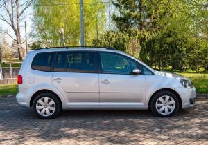 Volkswagen Touran 2012 in Cesis, with an engine capacity of 1.60 L and mileage of 263 thousand km for 6950 €, photo 6 on AUTOMOTO.COM.LV
