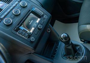 Volkswagen Touran 2012 in Cesis, with an engine capacity of 1.60 L and mileage of 263 thousand km for 6950 €, photo 17 on AUTOMOTO.COM.LV