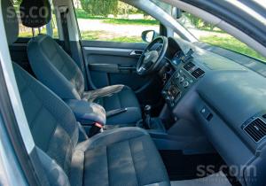 Volkswagen Touran 2012 in Cesis, with an engine capacity of 1.60 L and mileage of 263 thousand km for 6950 €, photo 20 on AUTOMOTO.COM.LV