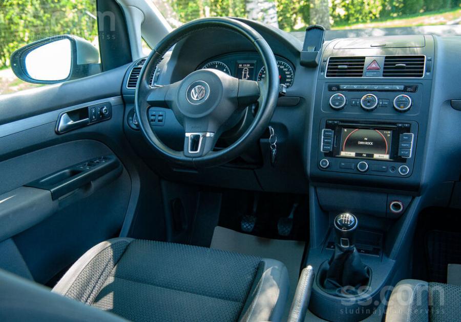 Volkswagen Touran 2012 in Cesis, with an engine capacity of 1.60 L and mileage of 263 thousand km for 6950 €, photo 21 on AUTOMOTO.COM.LV