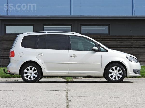 Volkswagen Touran 2012 Rīga, ar dzinēja tilpumu 1.60 L un nobraukumu 367 tūkst. km par 5990 €, foto 8 vietnē AUTOMOTO.COM.LV