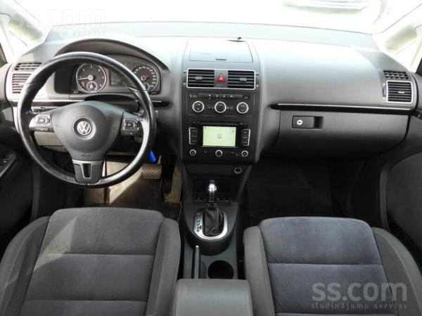 Volkswagen Touran 2012 Rīga, ar dzinēja tilpumu 1.60 L un nobraukumu 367 tūkst. km par 5990 €, foto 10 vietnē AUTOMOTO.COM.LV