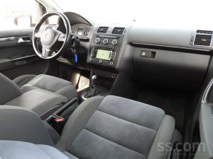 Volkswagen Touran 2012 Rīga, ar dzinēja tilpumu 1.60 L un nobraukumu 367 tūkst. km par 5990 €, foto 14 vietnē AUTOMOTO.COM.LV
