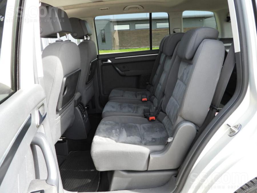 Volkswagen Touran 2012 Rīga, ar dzinēja tilpumu 1.60 L un nobraukumu 367 tūkst. km par 5990 €, foto 16 vietnē AUTOMOTO.COM.LV