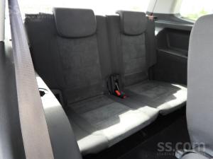 Volkswagen Touran 2012 Rīga, ar dzinēja tilpumu 1.60 L un nobraukumu 367 tūkst. km par 5990 €, foto 18 vietnē AUTOMOTO.COM.LV
